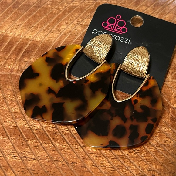 paparazzi | Jewelry | My Animal Spirit Gold Tone Acrylic Retro Animal ...